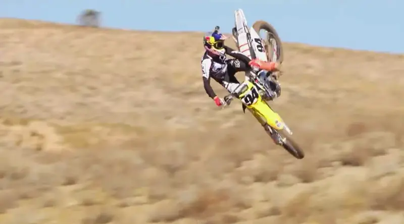 Whips, Roost, Doubles and Speed - Motocross 2015